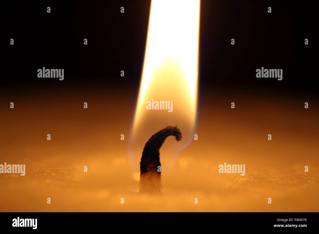 Commemorate candle hi-res stock photography and images - Alamy