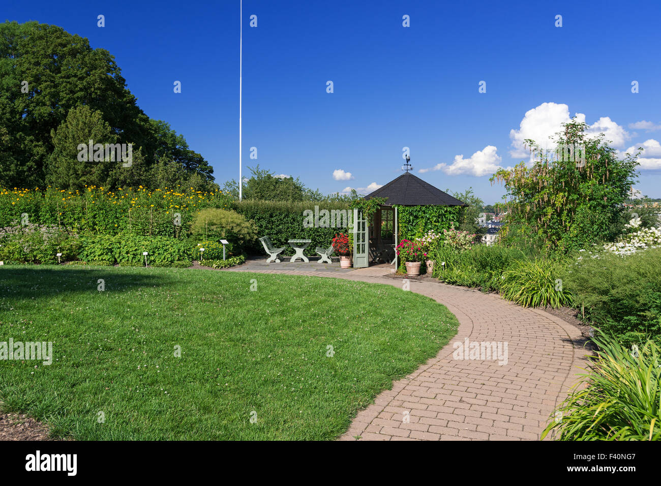 Foot path in garden Stock Photo - Alamy