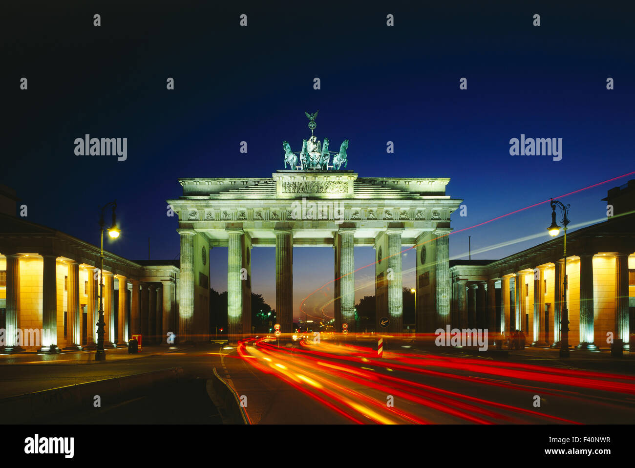 Towns ambiance hi-res stock photography and images - Alamy
