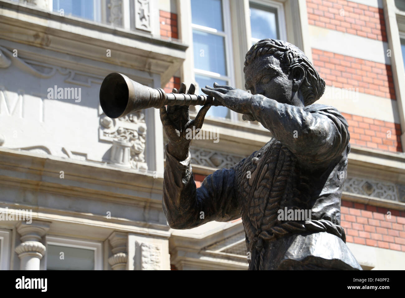 Pied Piper Statue High Resolution Stock Photography and Images - Alamy