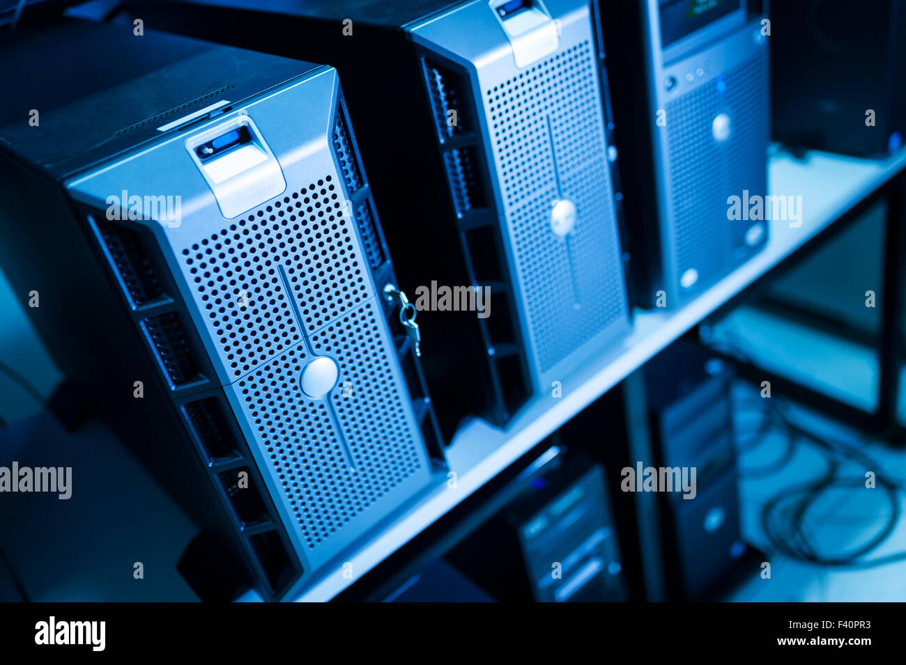 Close up server farm pc hi-res stock photography and images - Alamy