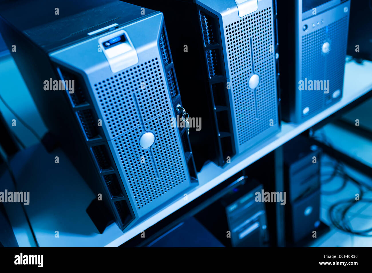 Computer network hi-res stock photography and images - Alamy