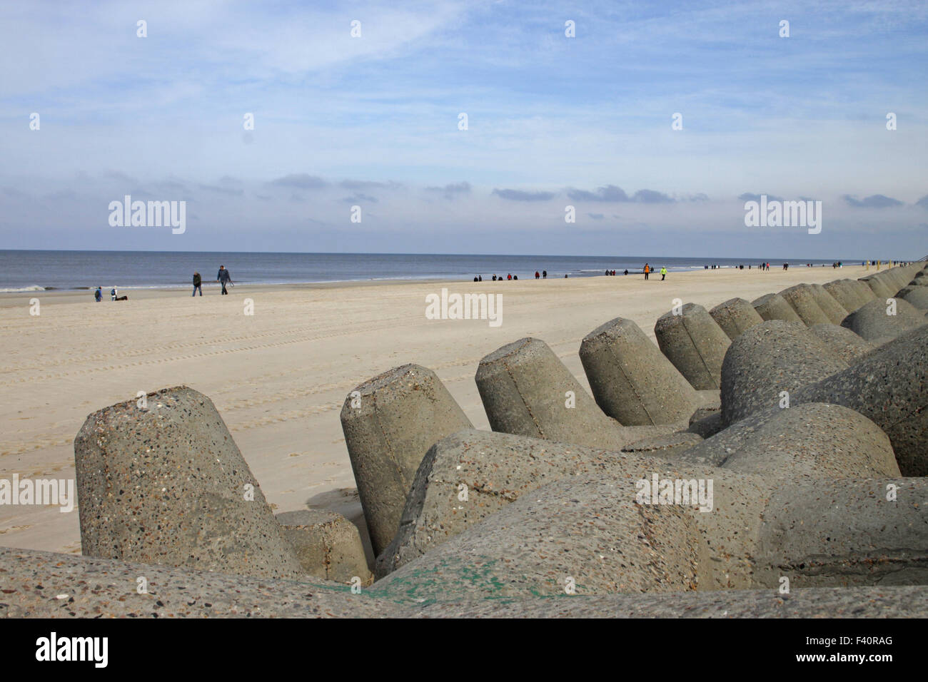 Beach with tetrapods hi-res stock photography and images - Alamy