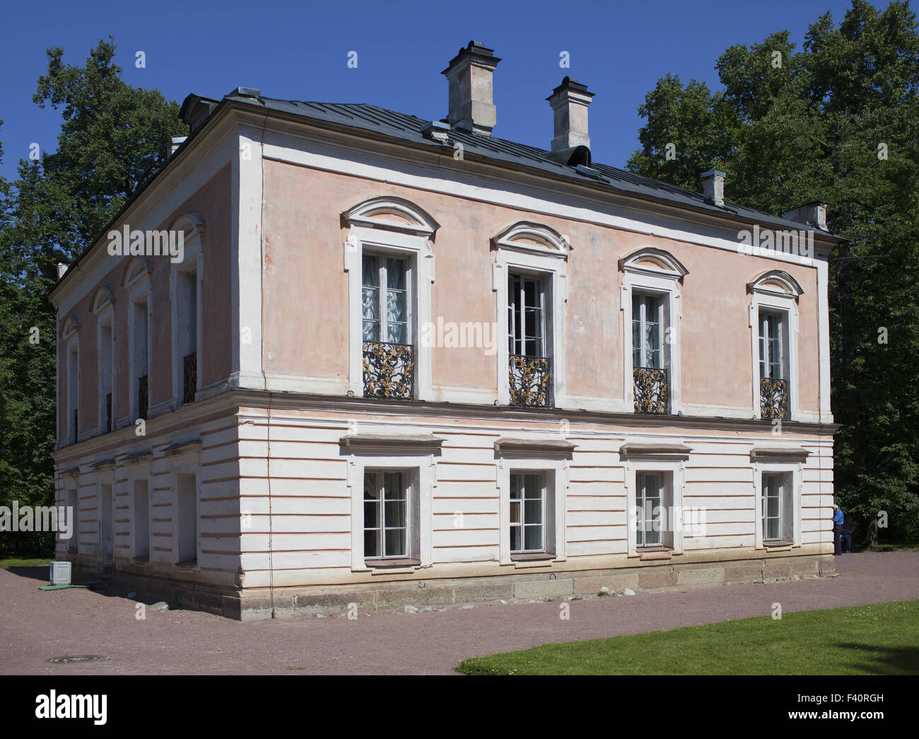 Upper park. Palace of the emperor Pyotr III Stock Photo - Alamy