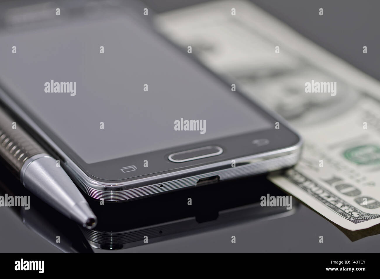 Pen smartphone hi-res stock photography and images - Alamy