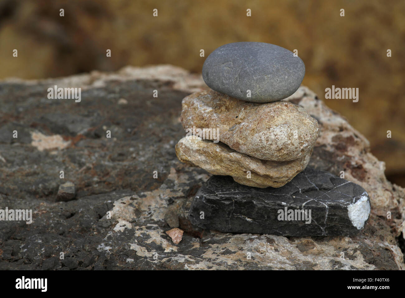 Balance stein hi-res stock photography and images - Alamy