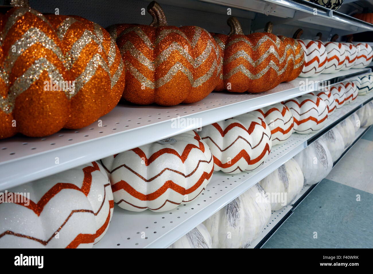 Pumpkin displays hi-res stock photography and images - Alamy