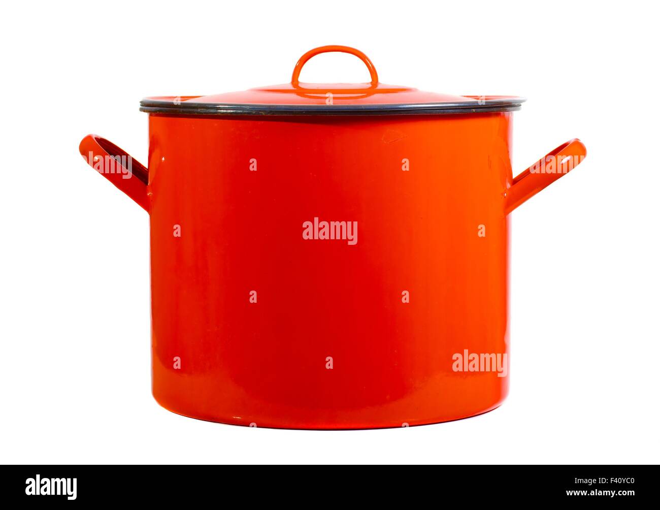Huge pot of soup hi-res stock photography and images - Alamy