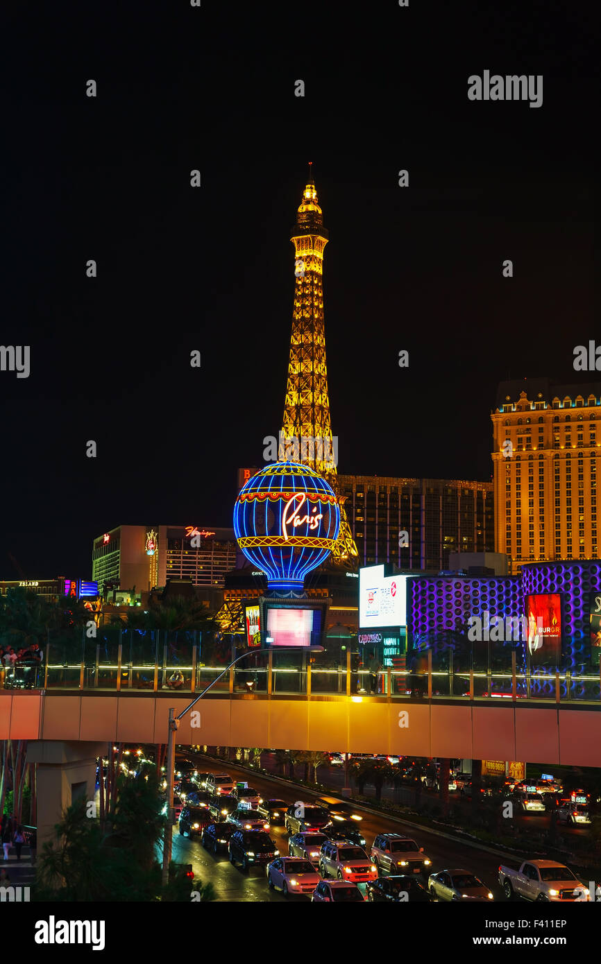 Night city boulevard illuminated hi-res stock photography and images ...