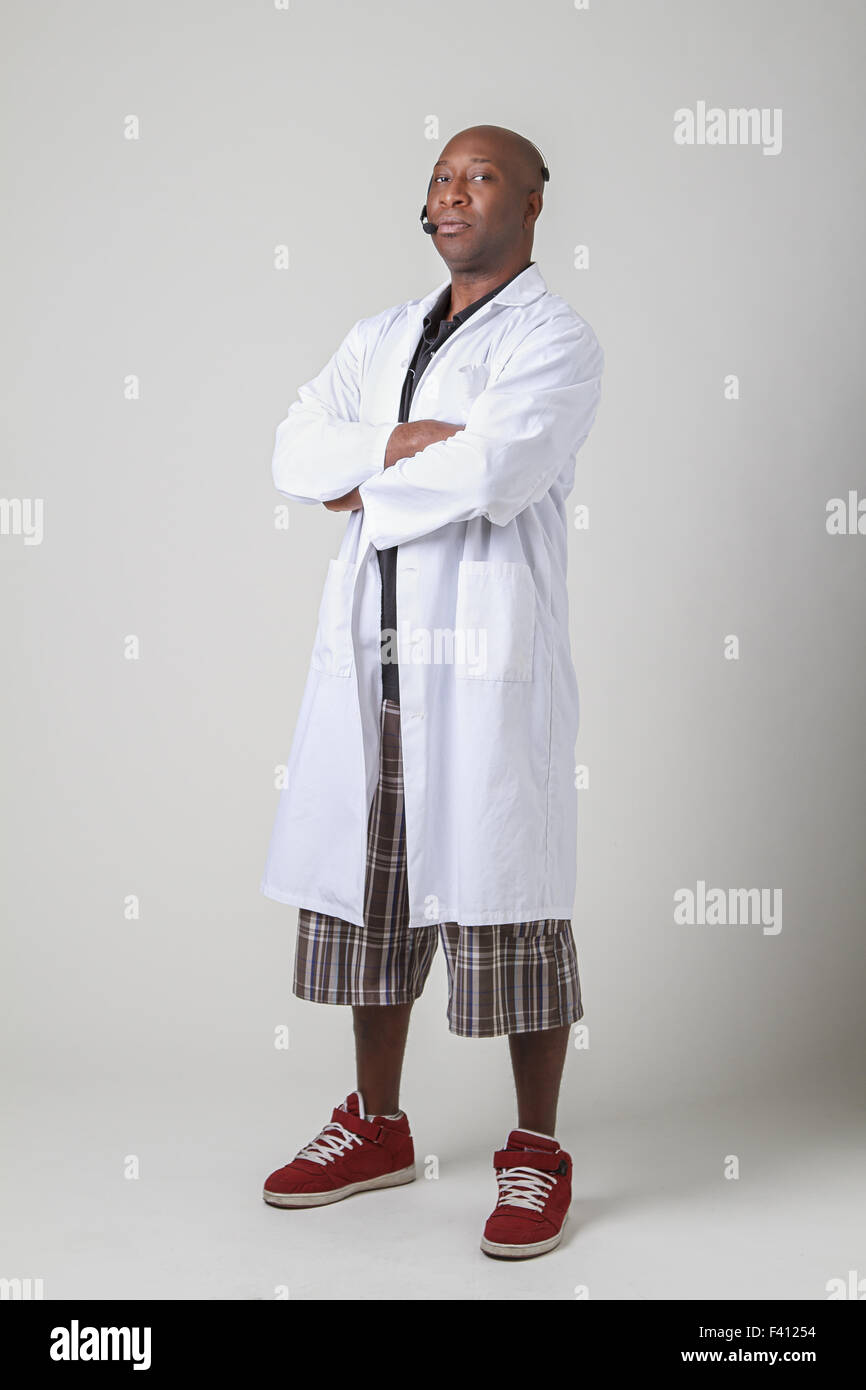 Doctor on ward hi-res stock photography and images - Alamy