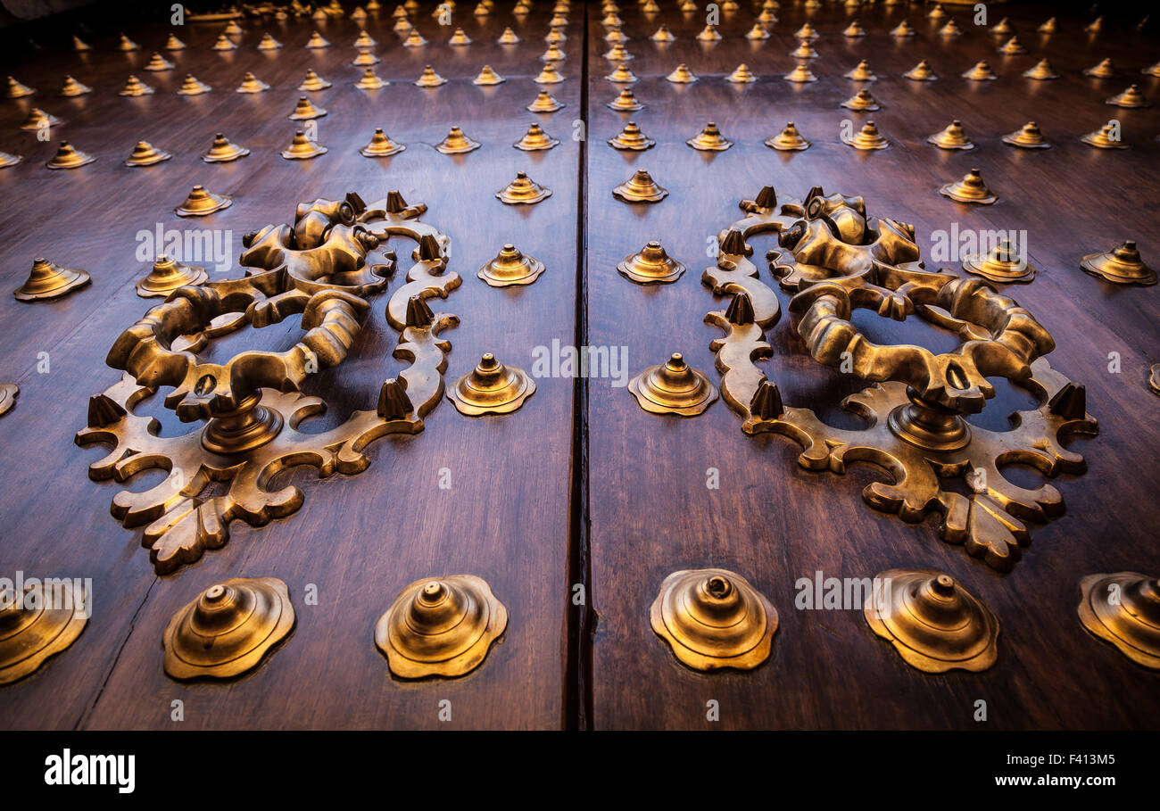 Old Spanish door Stock Photo - Alamy