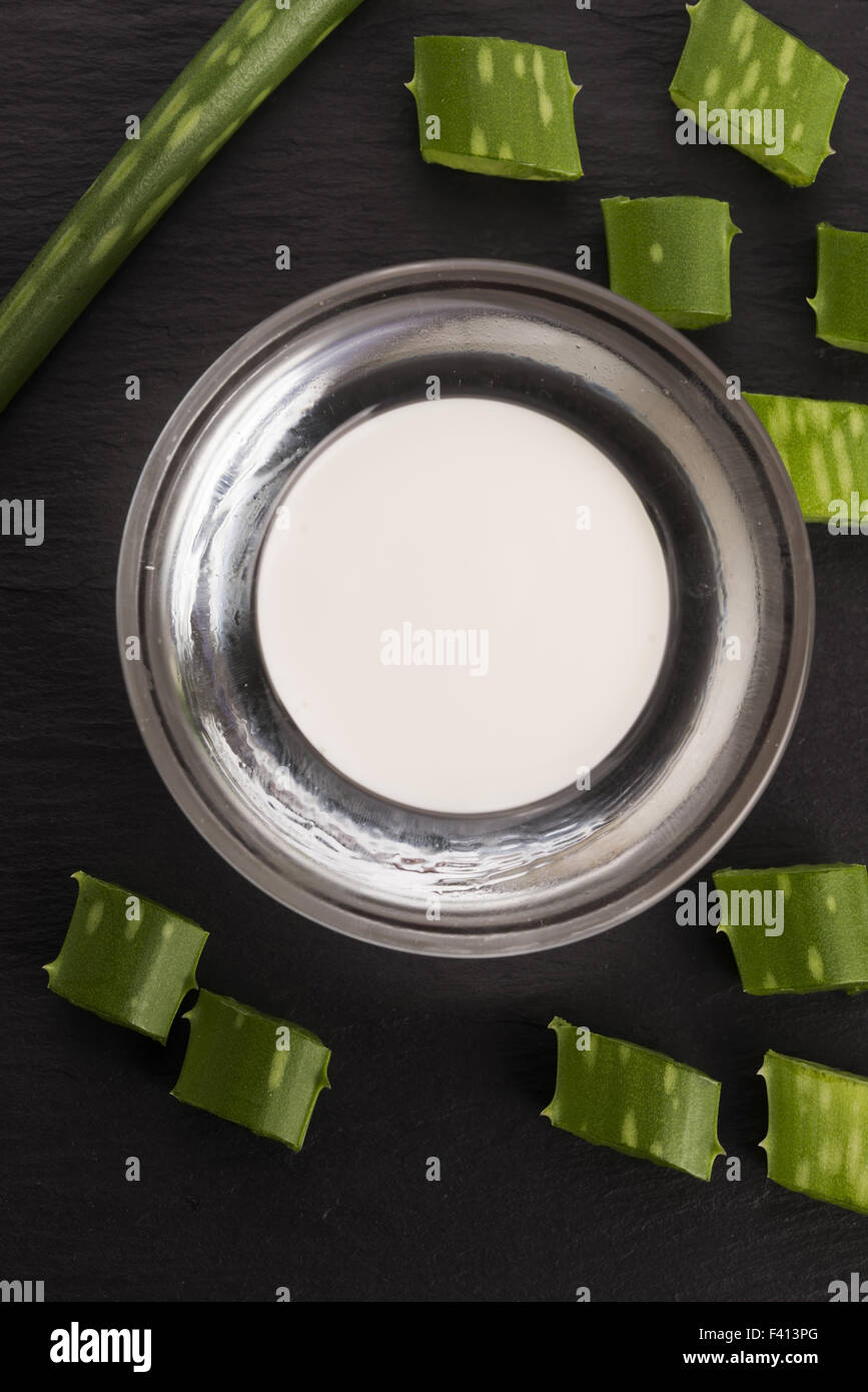 aloe vera - leaves and cream Stock Photo - Alamy