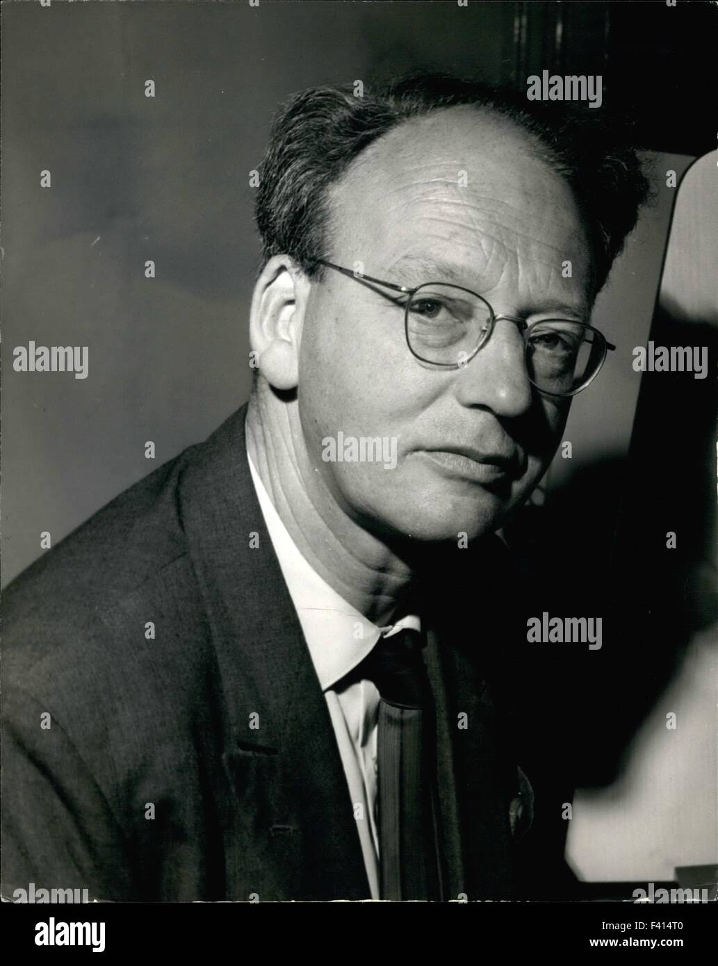 Feb. 24, 1967 - Final Lesson For Sir Duncan: Taking a final Russian ...