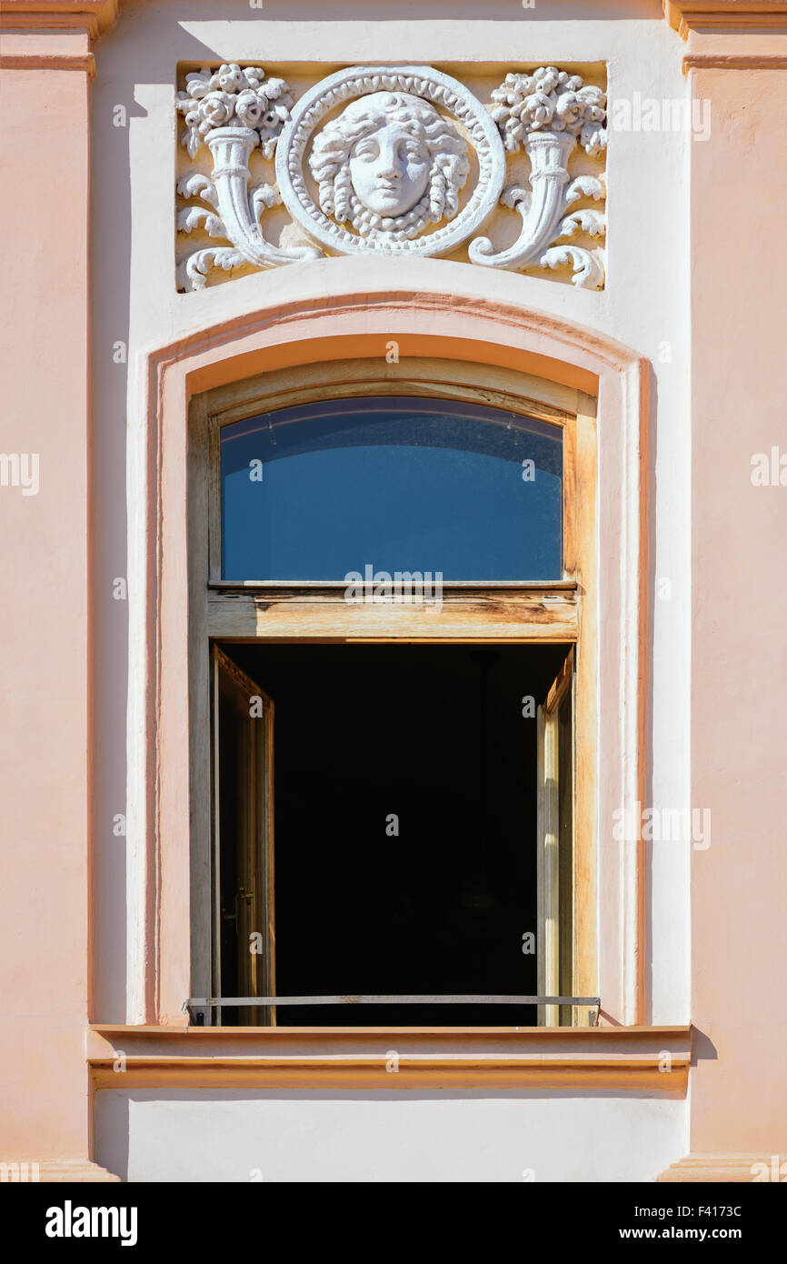 Open fretwork hi-res stock photography and images - Alamy