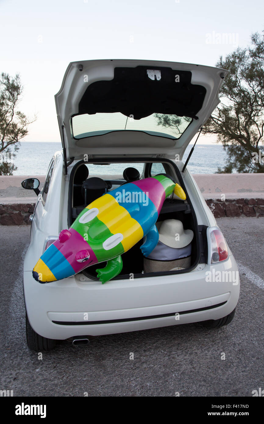 Car trunk beach hi-res stock photography and images - Alamy