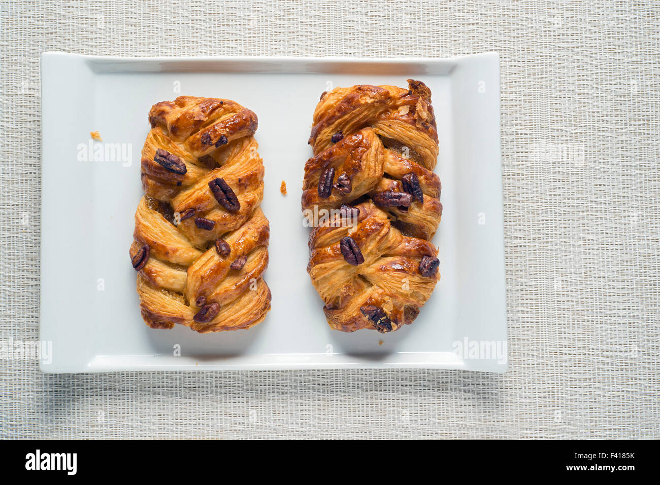 Glass pie plate hi-res stock photography and images - Alamy