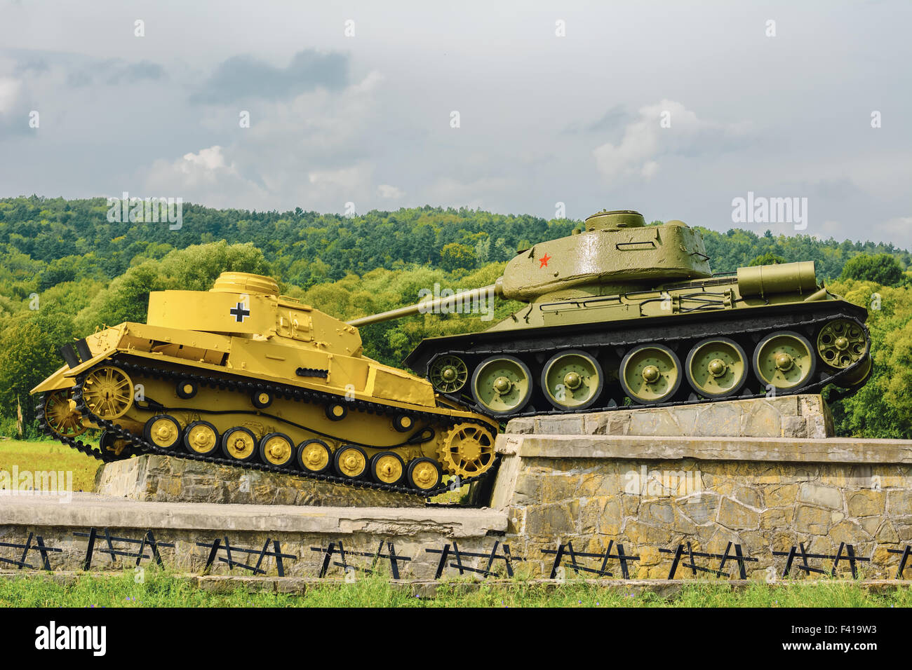 Fight tanks hi-res stock photography and images - Alamy