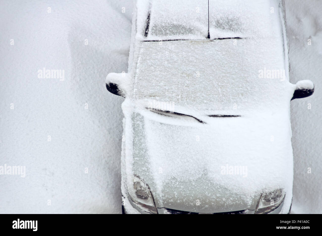 Car in snow Stock Photo - Alamy