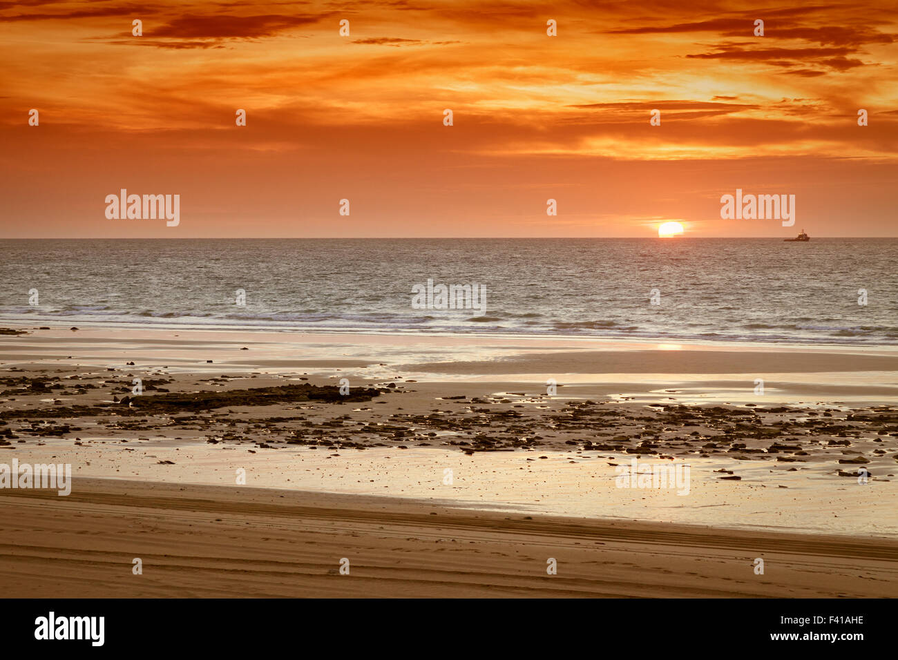 Broome sunset hi-res stock photography and images - Alamy