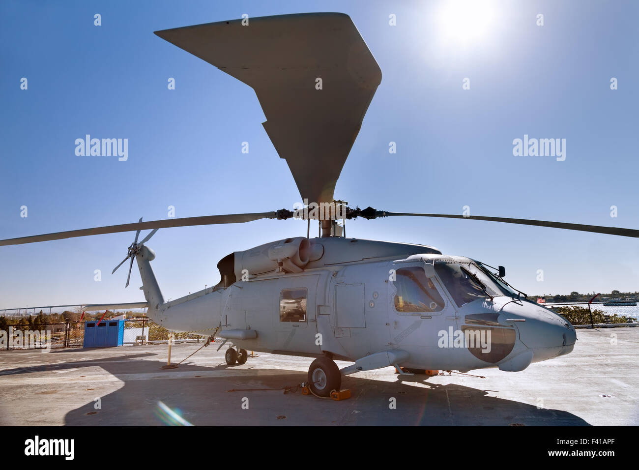 Helicopter on army ship hi-res stock photography and images - Alamy