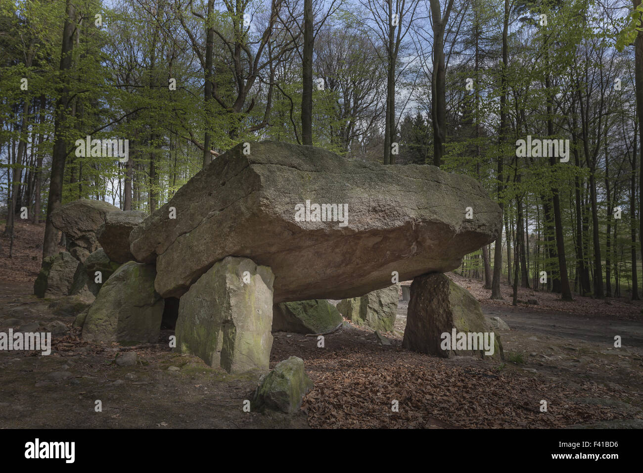 Neolithic grave hi-res stock photography and images - Alamy