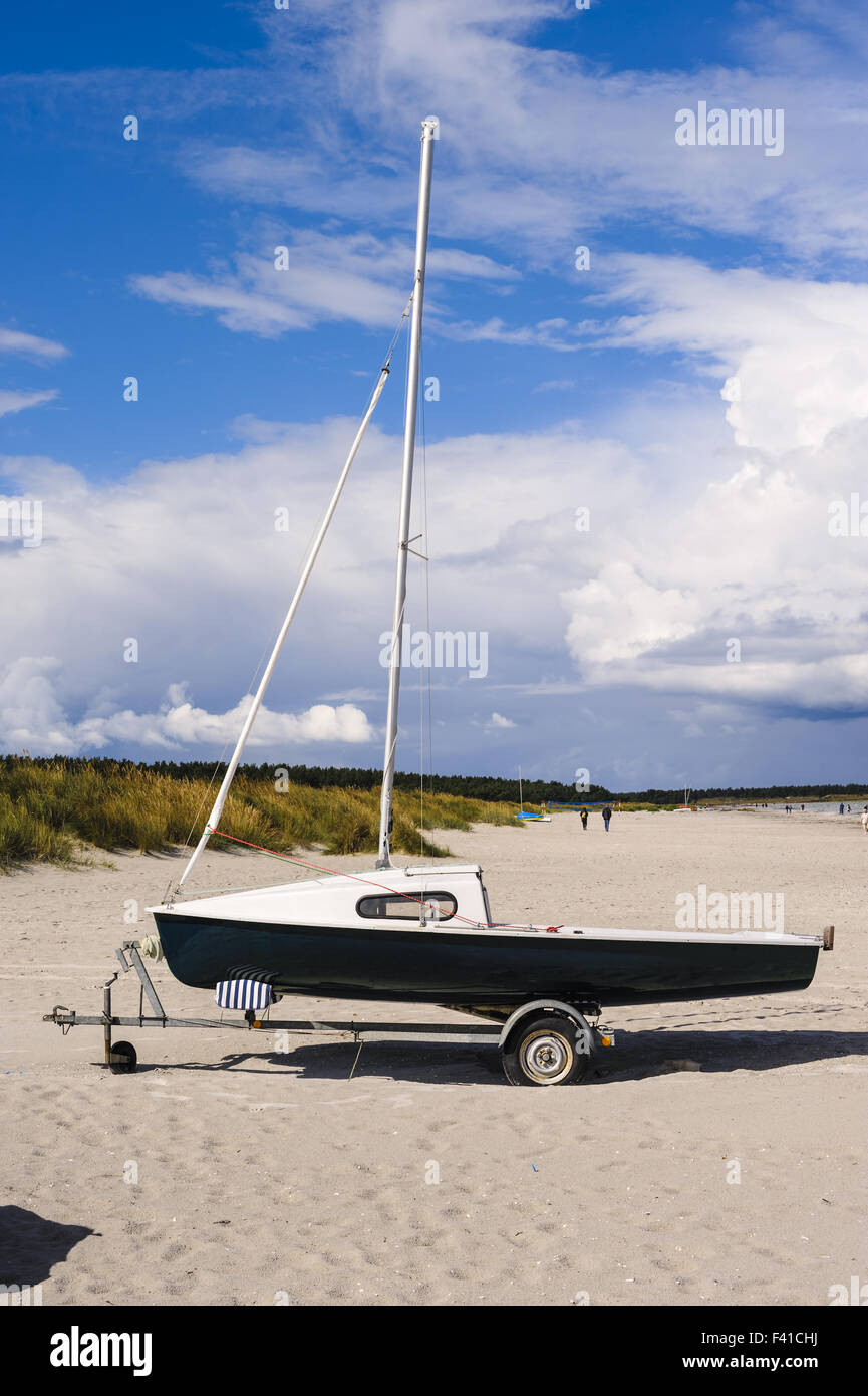 Sailing masts on beach hi-res stock photography and images - Alamy