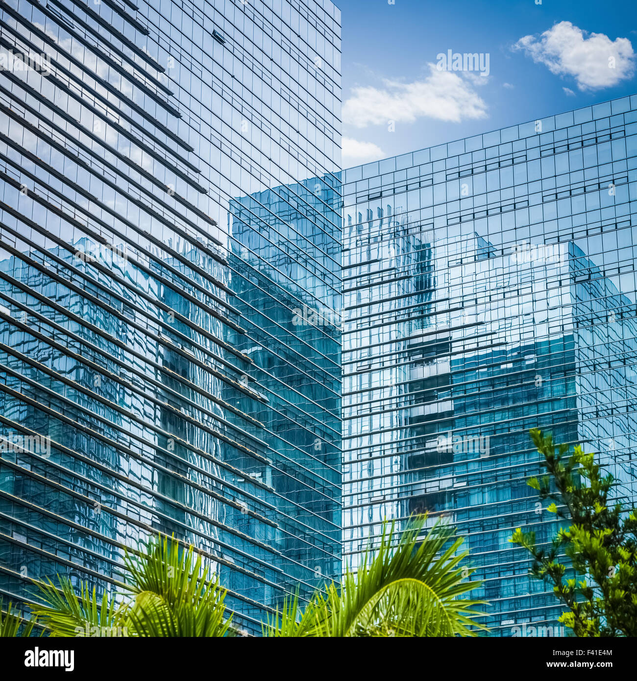 Modern residential skyscraper hi-res stock photography and images - Alamy