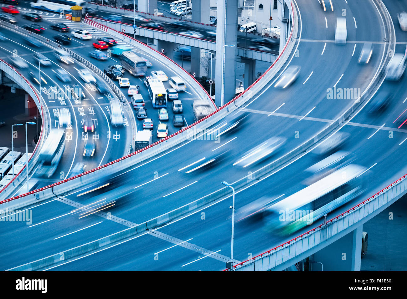 busy traffic on the interchange bridge Stock Photo - Alamy