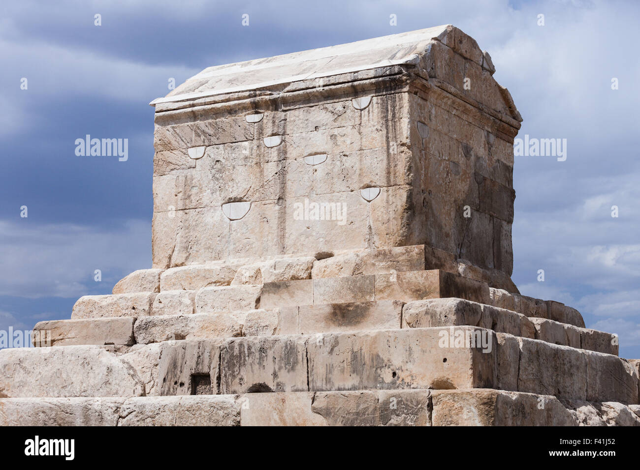 Tomb of Cyrus Stock Photo - Alamy