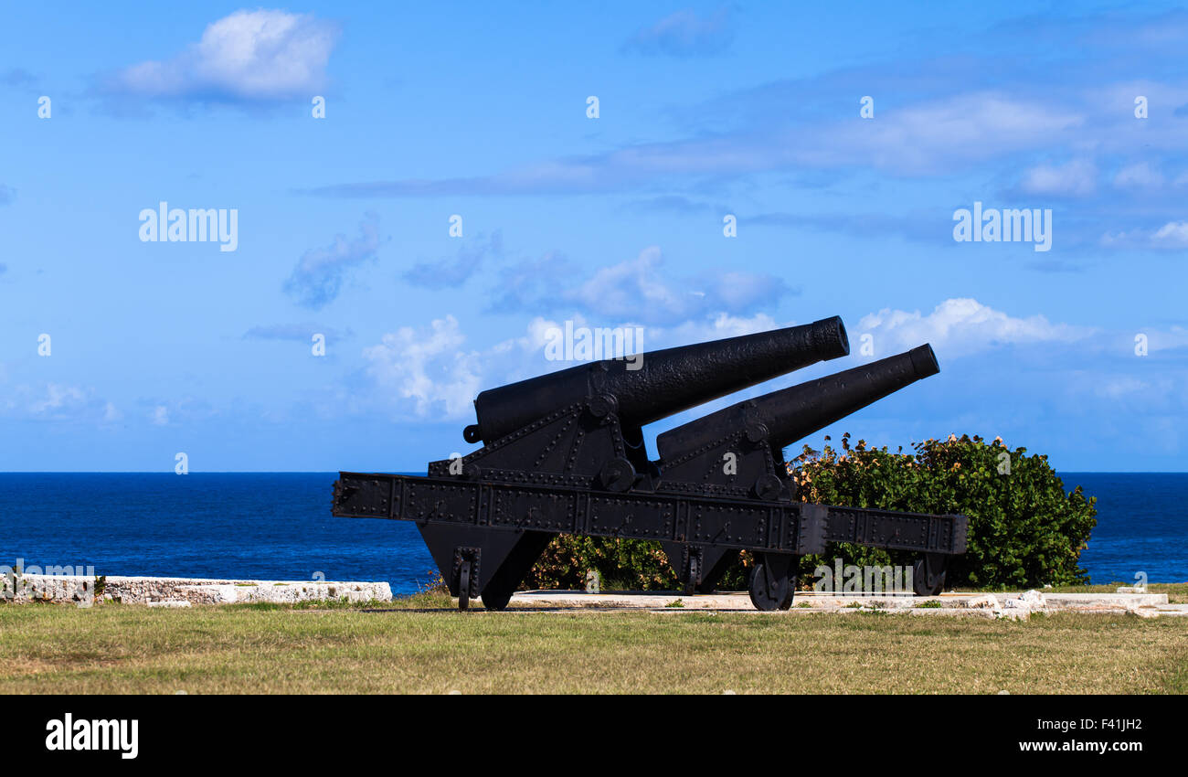 Cuba Havana view fortress with guns 5 Stock Photo - Alamy