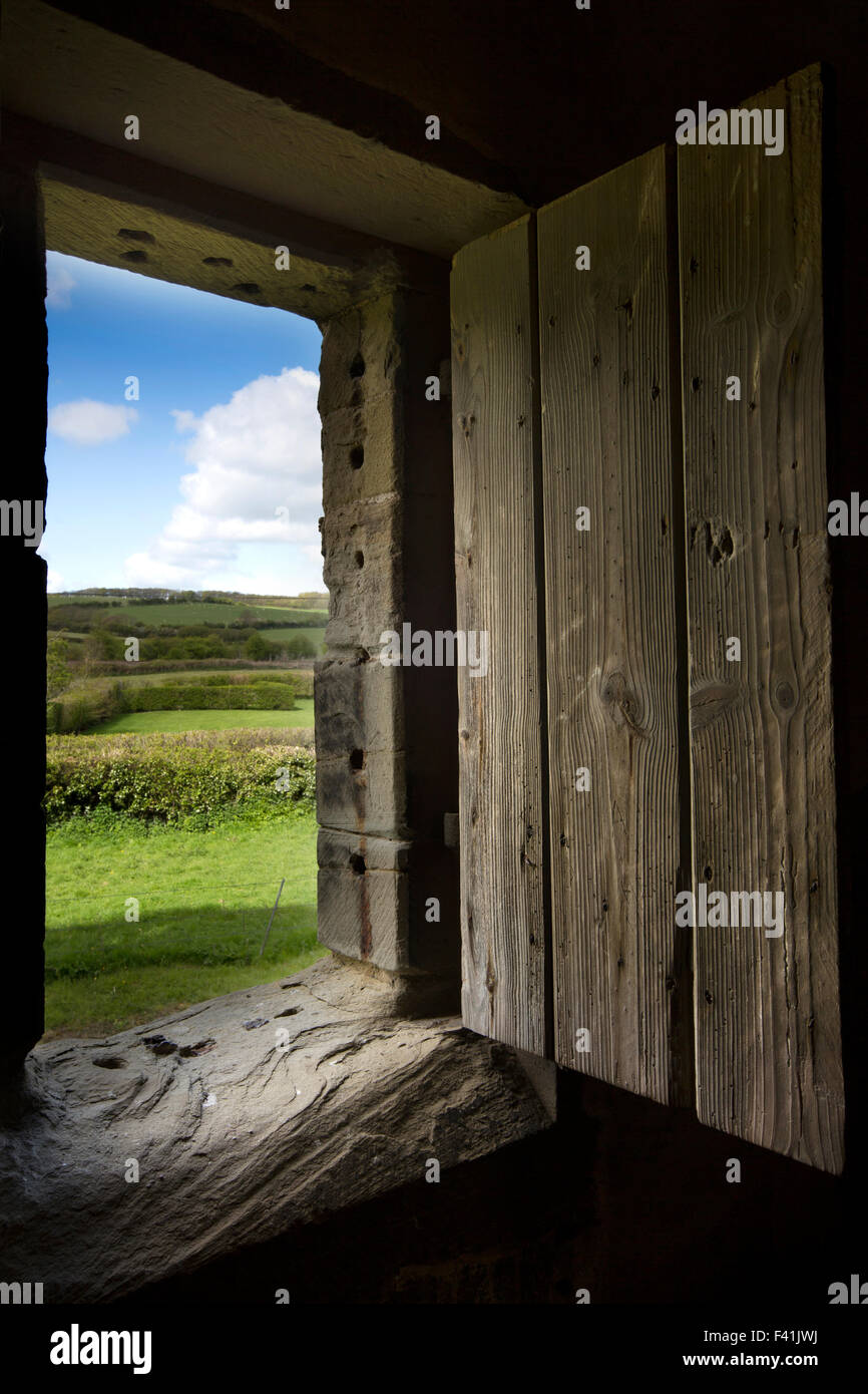 West facing window hi-res stock photography and images - Alamy
