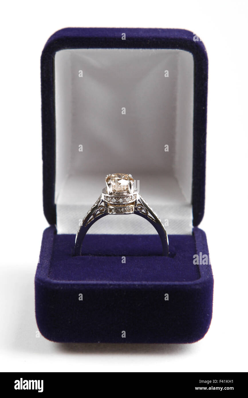 photo of a beautiful gold ring Stock Photo - Alamy