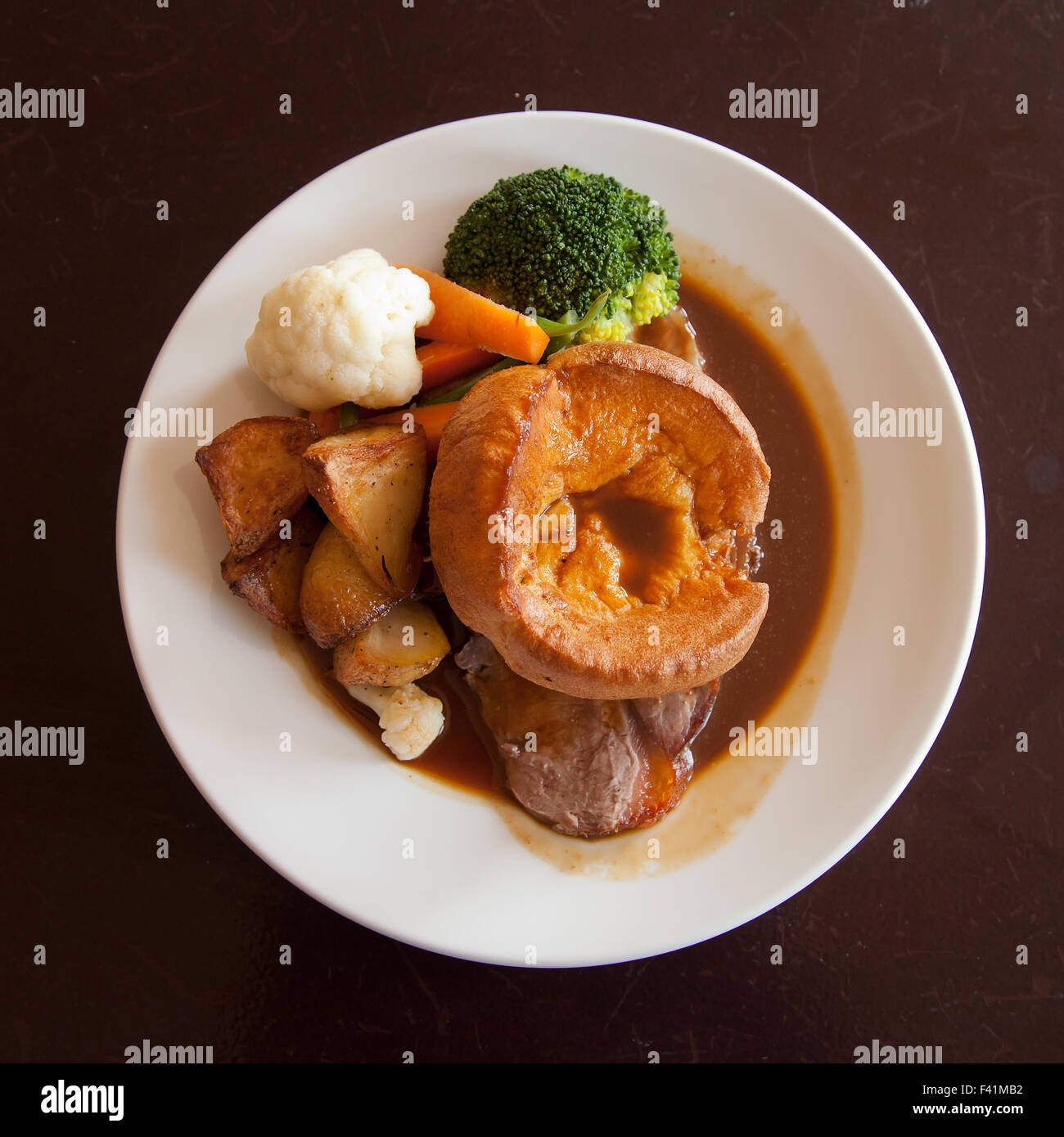 Yorkshire pudding hi-res stock photography and images - Alamy