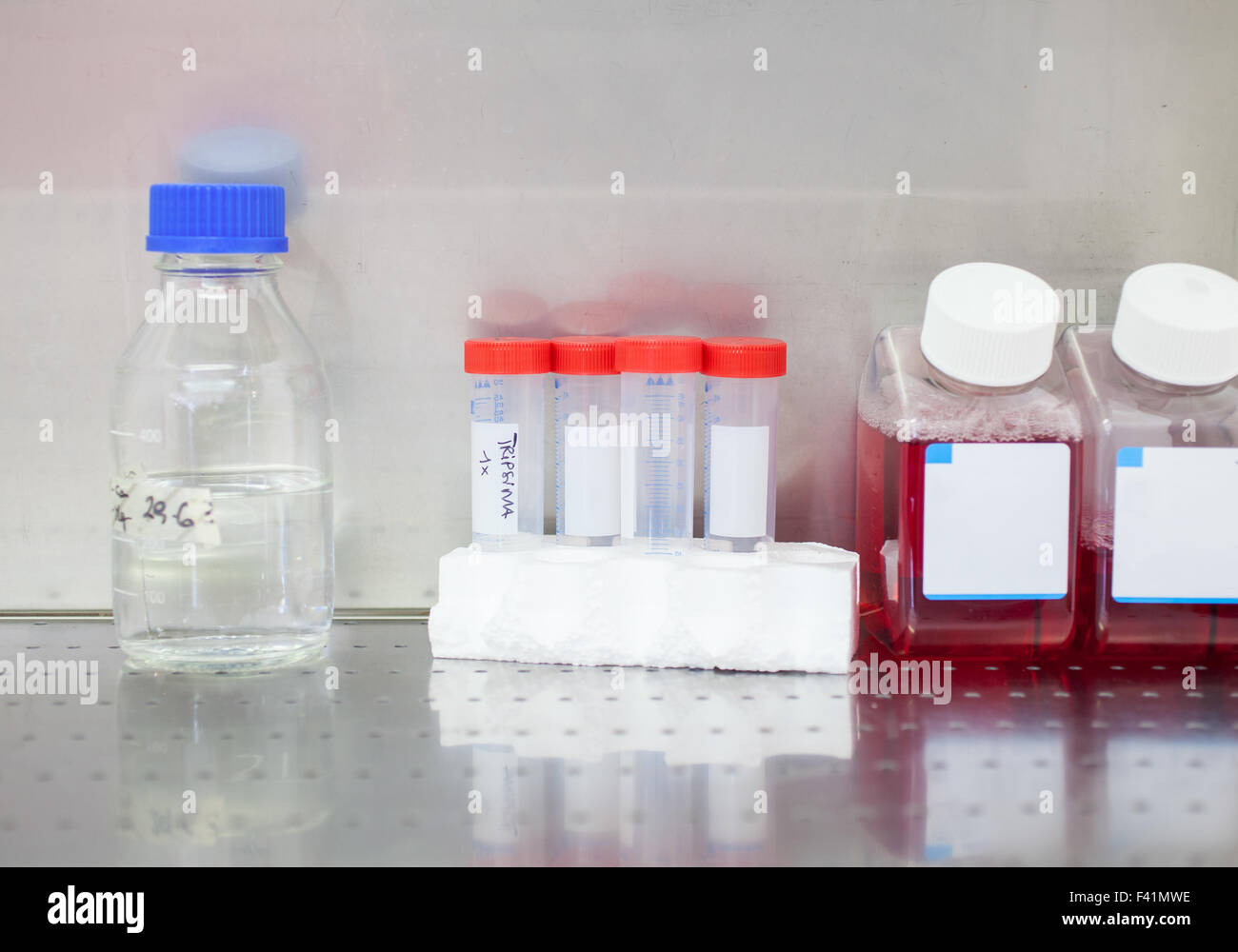 Doctor laboratory tubes hi-res stock photography and images - Alamy