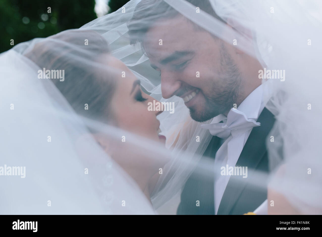 Covered face bride hi-res stock photography and images - Alamy