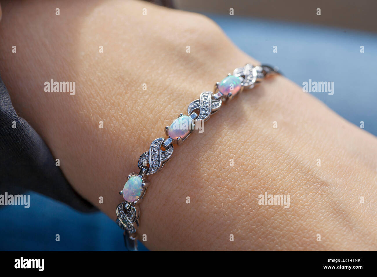 Hand palm diamonds hi-res stock photography and images - Alamy