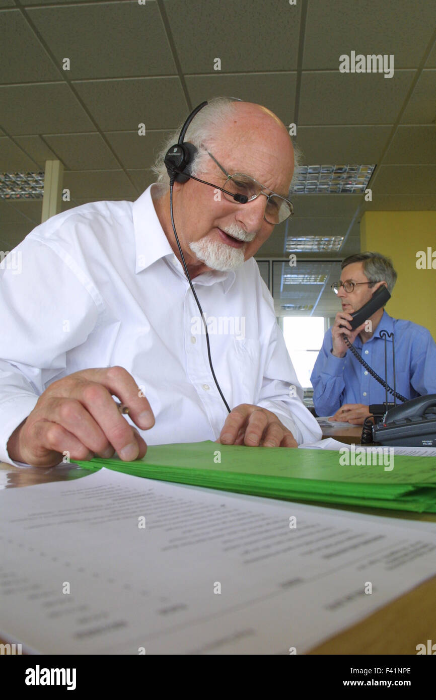Telephone operator uk hi-res stock photography and images - Alamy