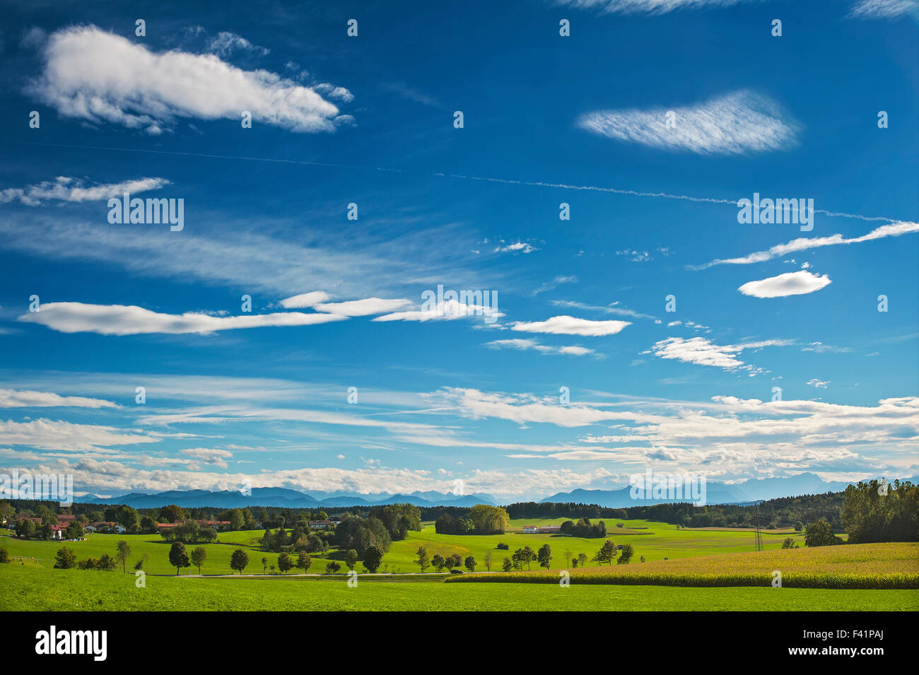 Foehn cloud hi-res stock photography and images - Alamy