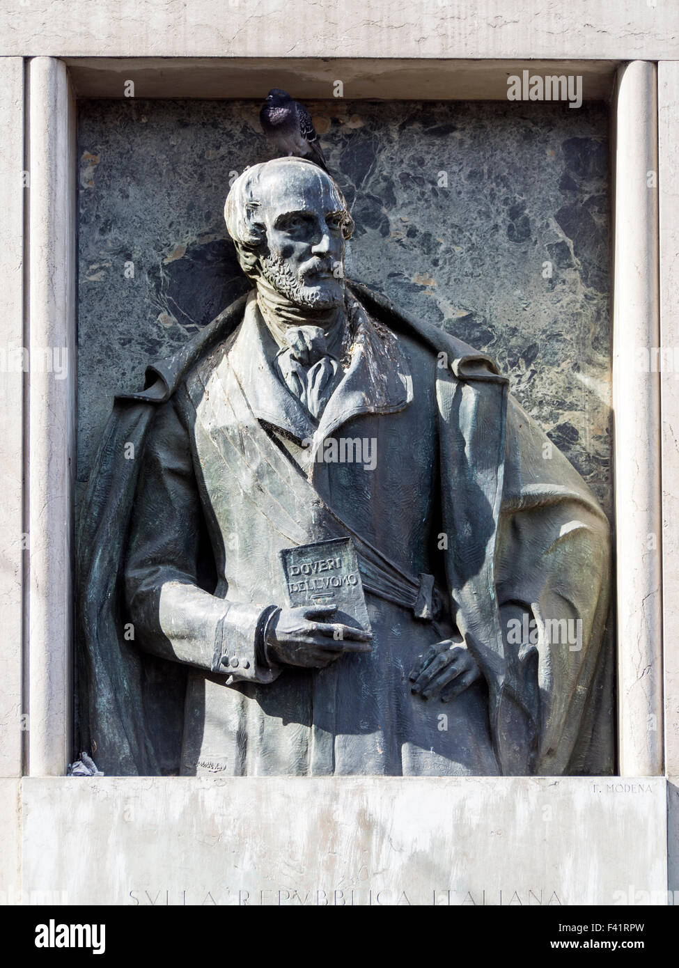 Statue of mazzini hi-res stock photography and images - Alamy