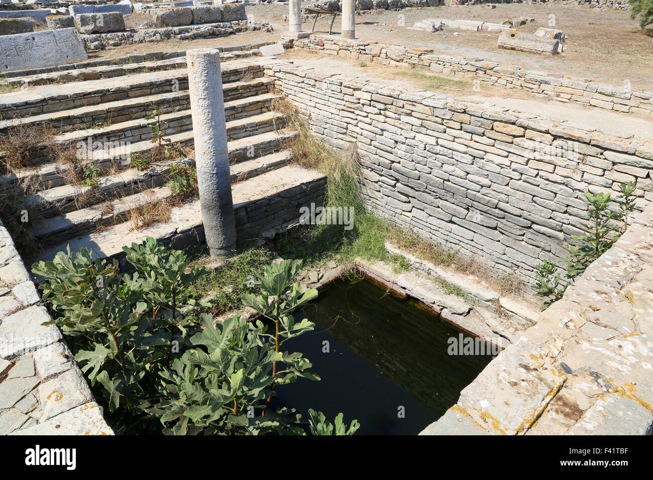Delo temple hi-res stock photography and images - Alamy