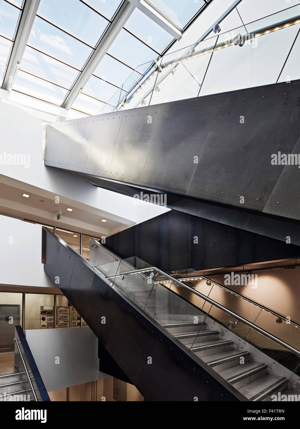 St georges street norwich hi-res stock photography and images - Alamy