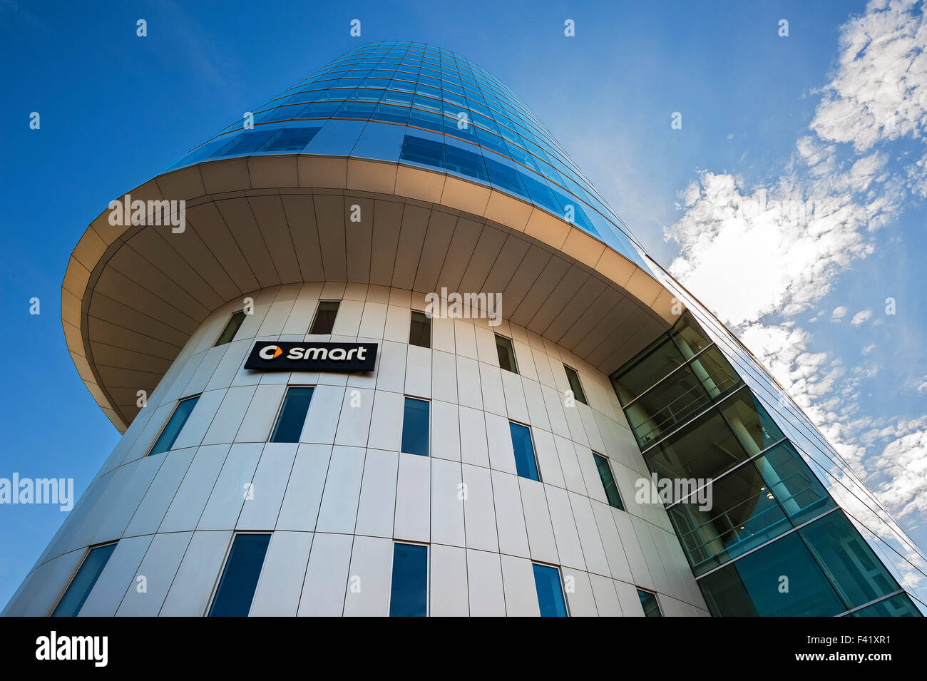 Mercedes benz building munich bavaria germany hi-res stock photography ...