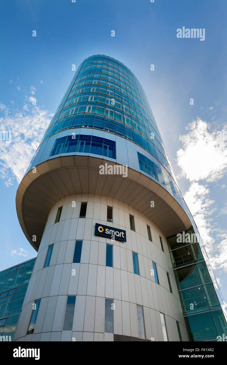 Mercedes benz building munich bavaria germany hi-res stock photography ...