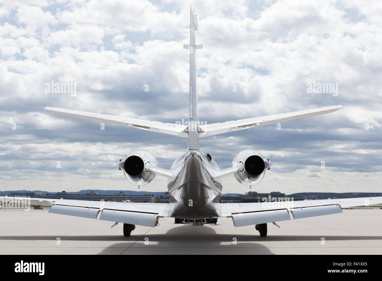 Learjet luxury hi-res stock photography and images - Alamy