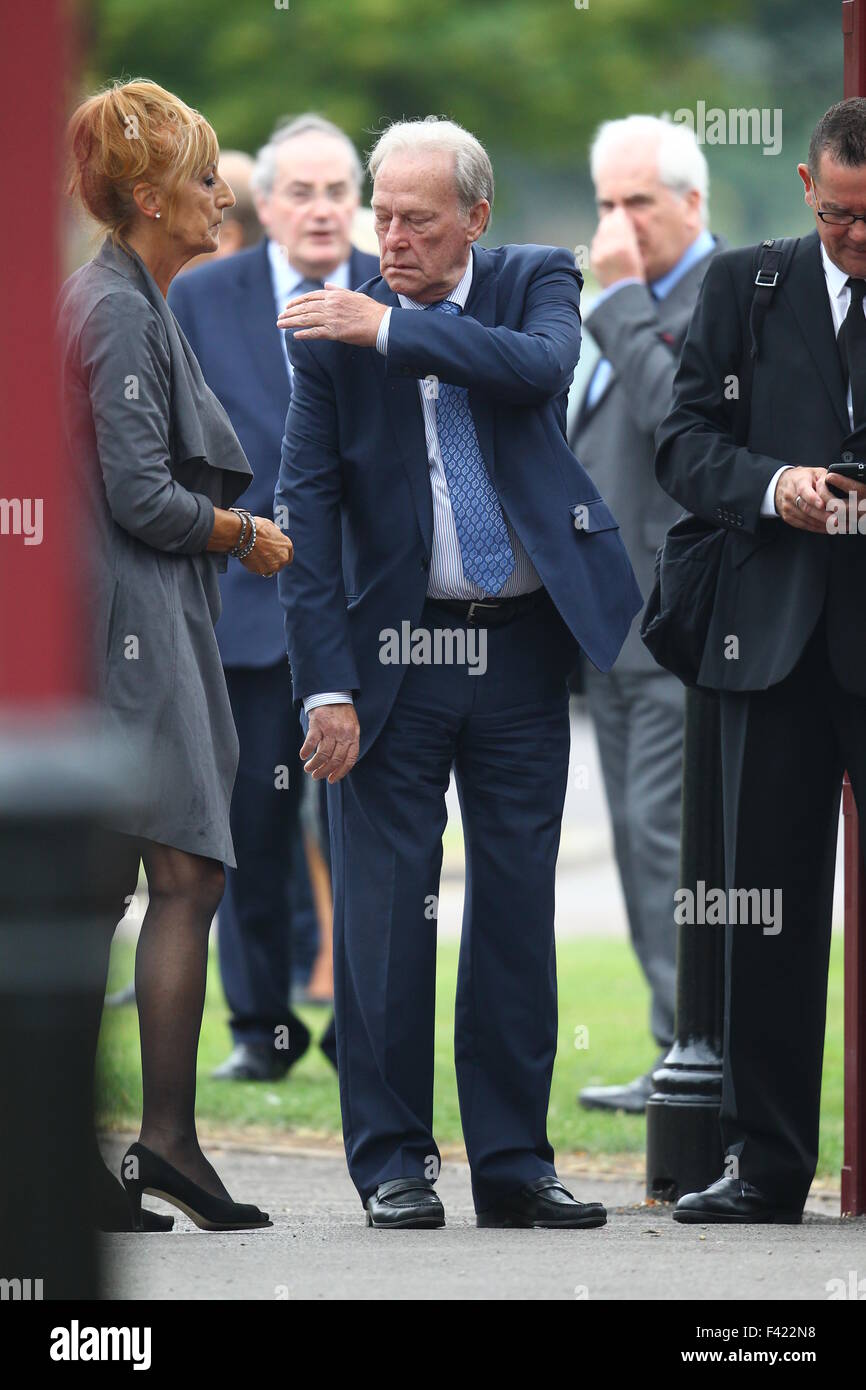 Dennis waterman and pam flint hi-res stock photography and images - Alamy