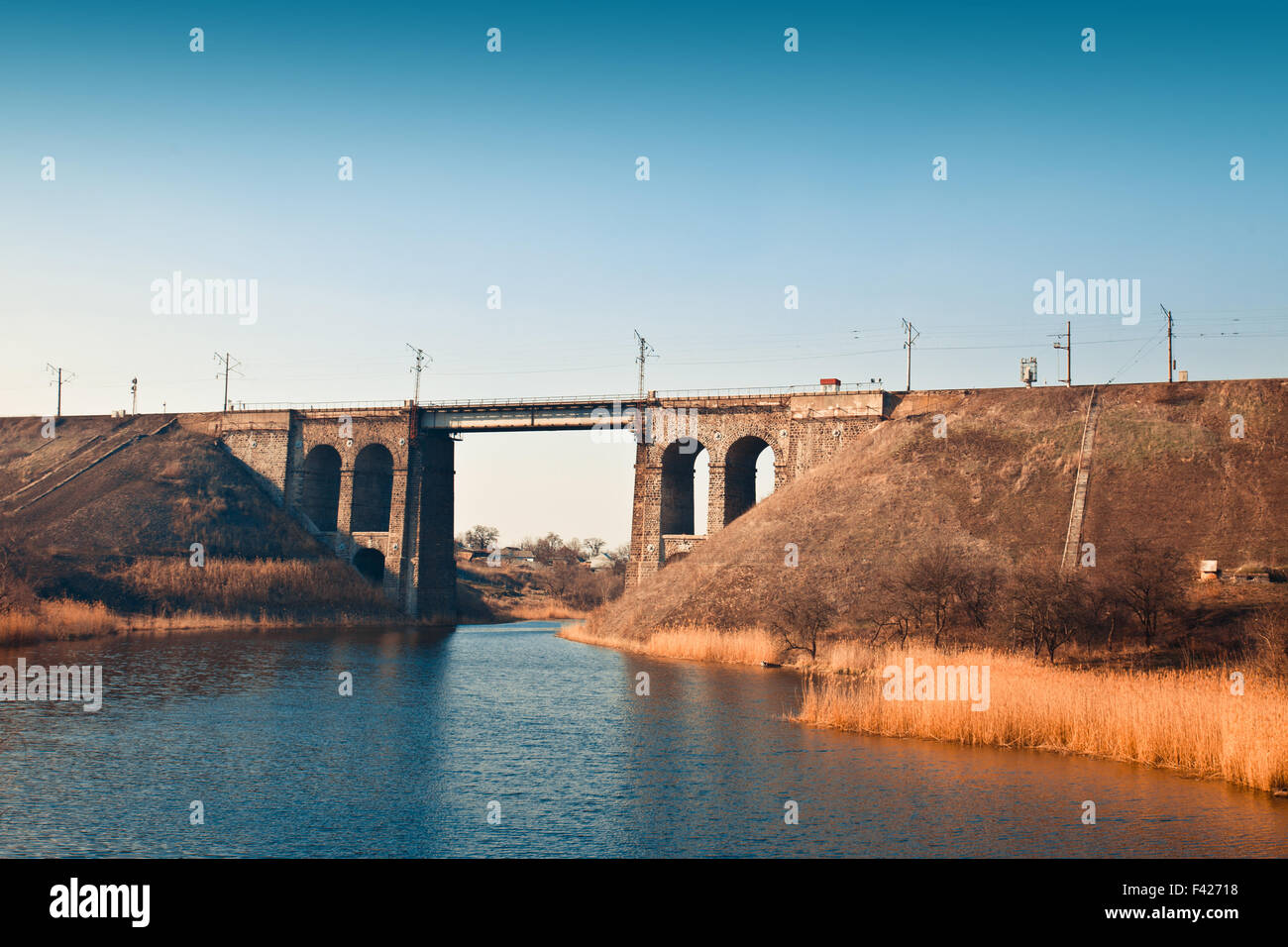 Big stone bridge hi-res stock photography and images - Alamy