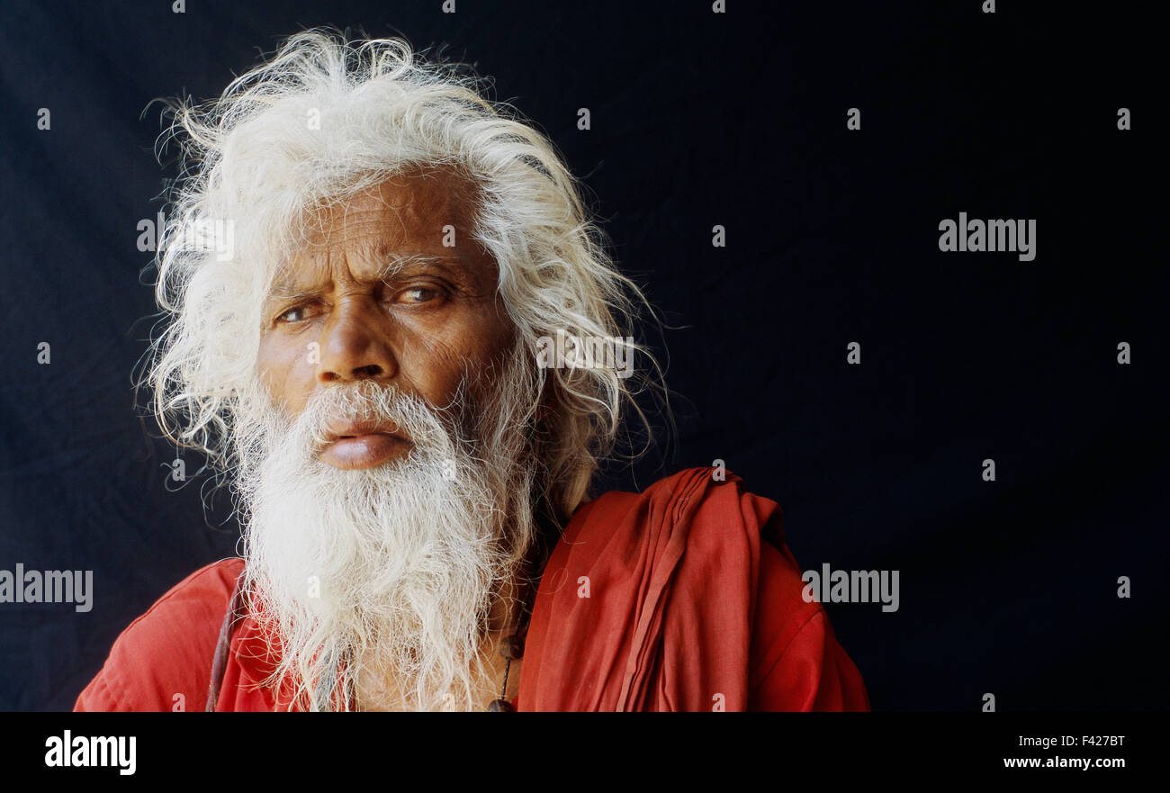 An old man with white beard hi-res stock photography and images - Alamy