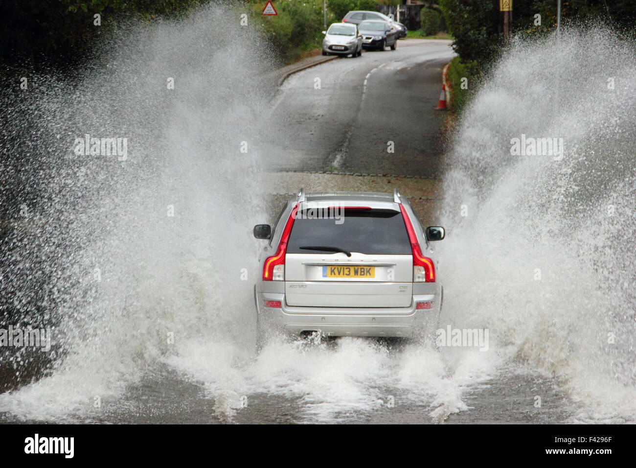 Car water splash hi-res stock photography and images - Alamy