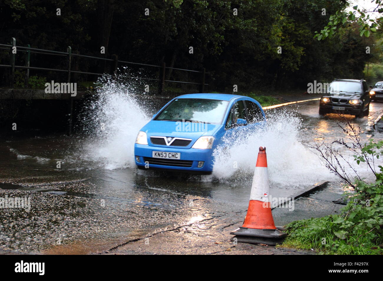 Car water splash hi-res stock photography and images - Alamy
