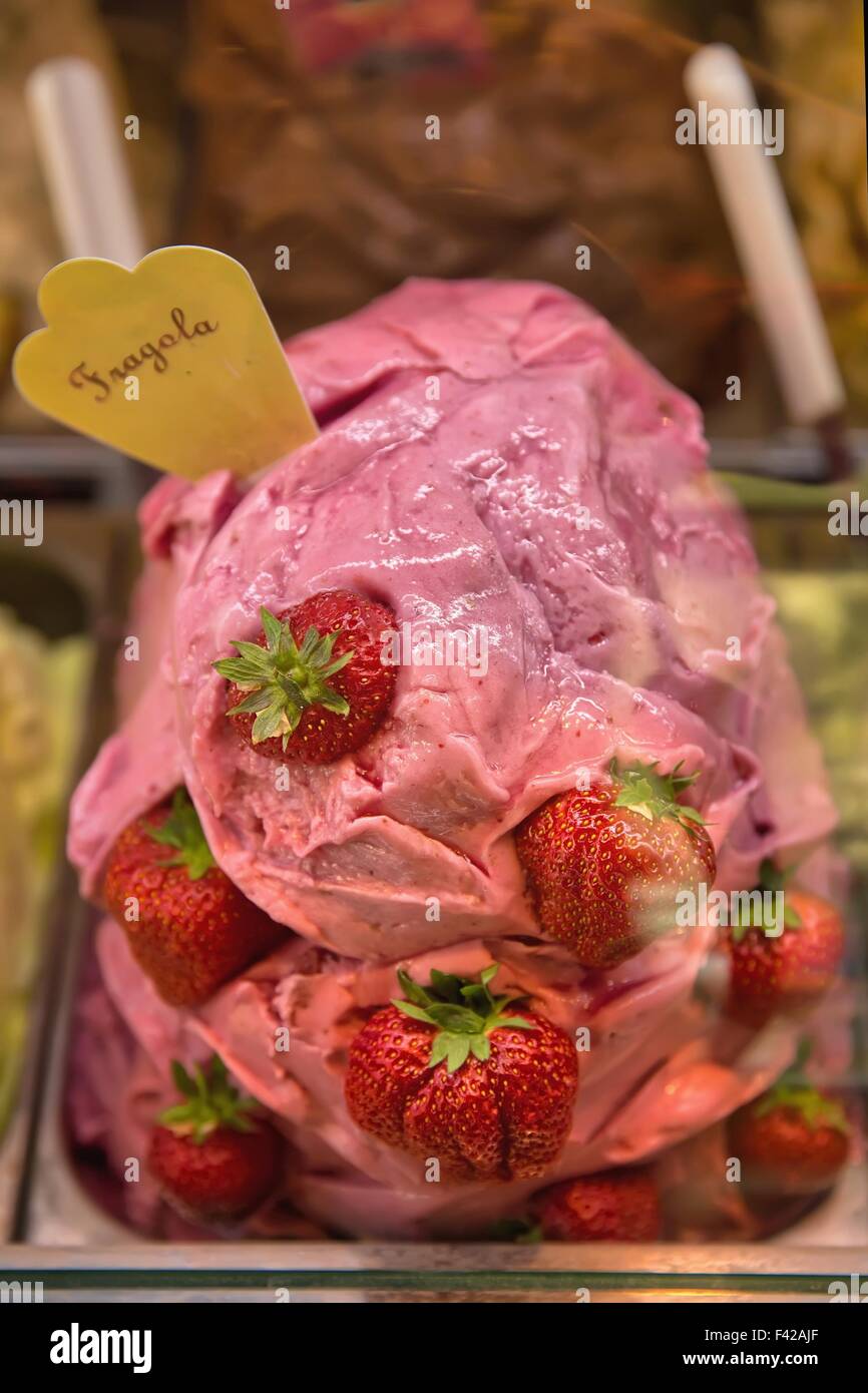 Ice cream shop window hi-res stock photography and images - Alamy